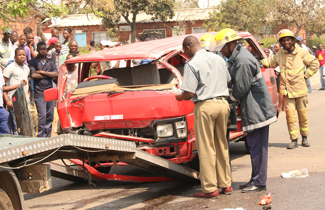 19 cheat death in kombi-Corolla crash – Nehanda Radio