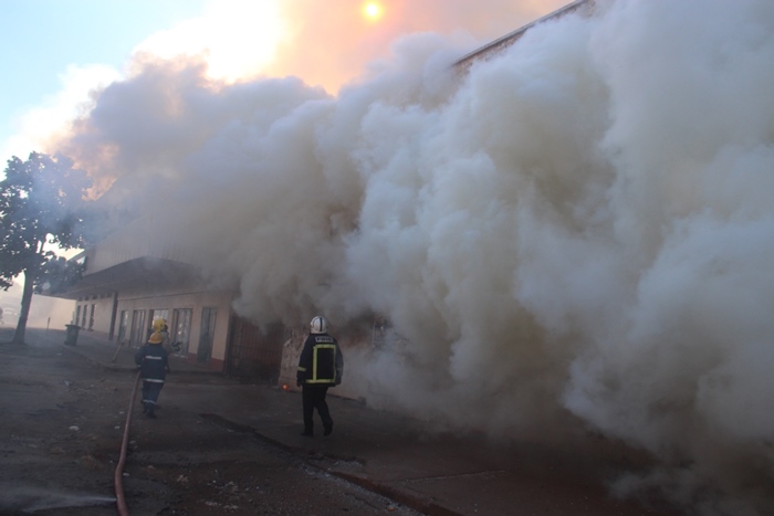 Fire razes building in Bulawayo city centre – Nehanda Radio