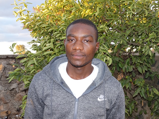 Soldier dodges bullet.....Special Forces Commando foils armed robbery ...