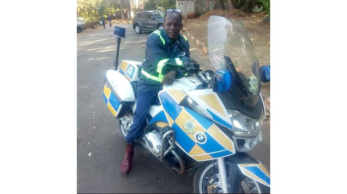 Chinhoyi police outrider buried – Nehanda Radio