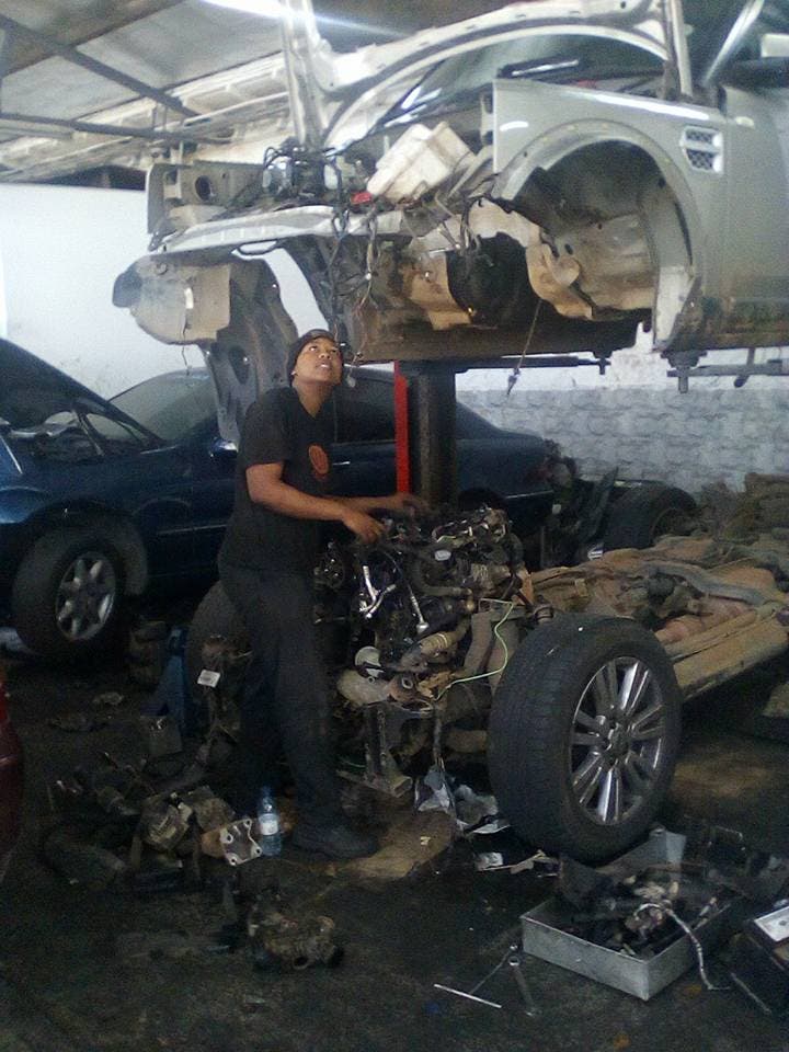 Lady mechanic challenges stereotypes – Nehanda Radio