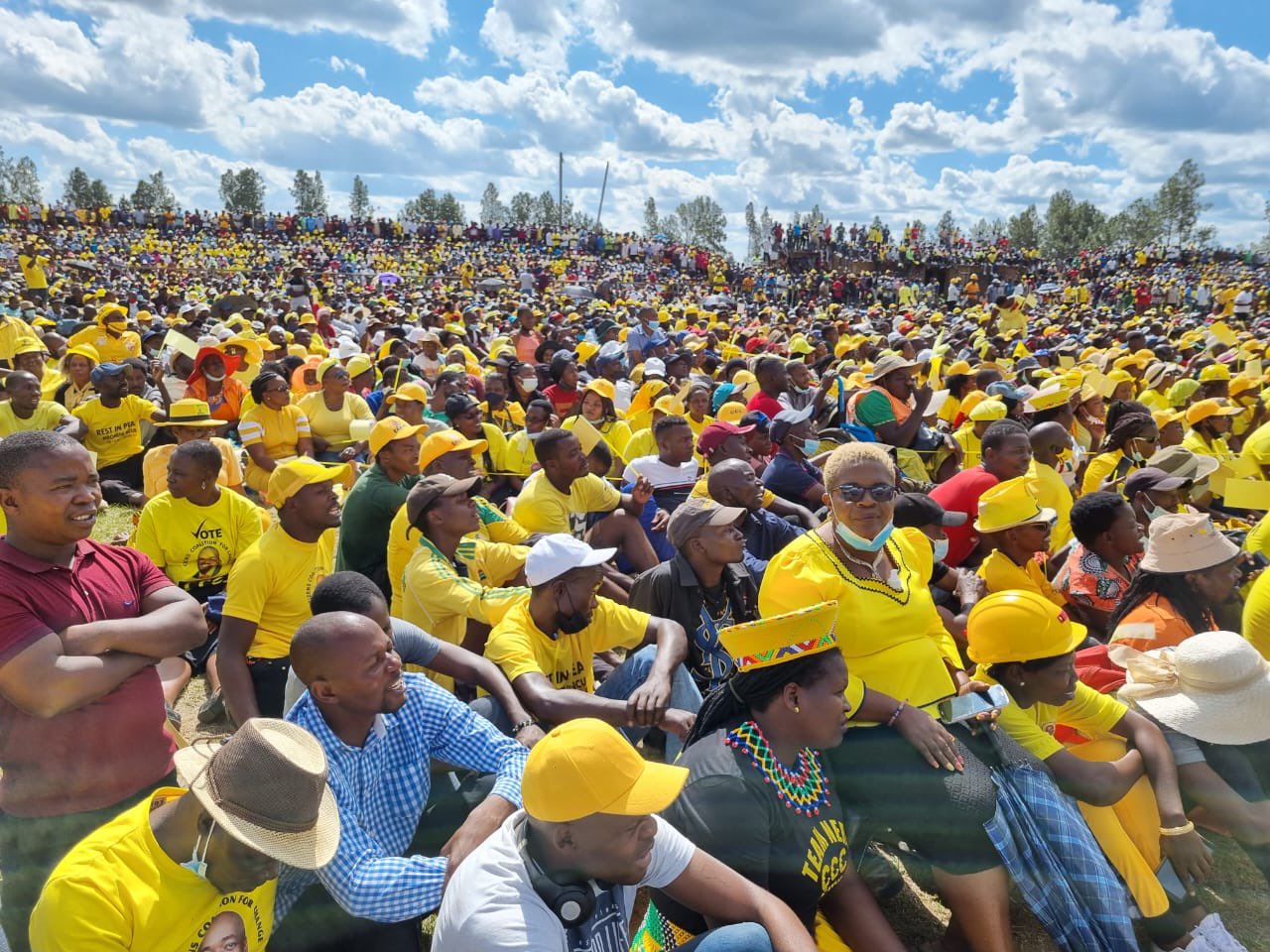 PICTURES: Nelson Chamisa CCC rally at Mkoba Stadium in Gweru – Nehanda ...