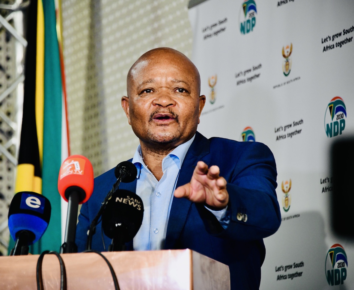 Suspended Senzo Mchunu warns 'big-headed' ANC on the brink of collapse ...