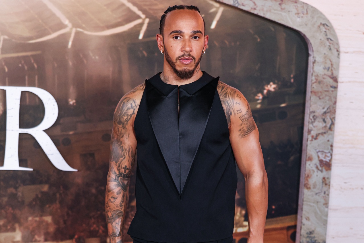 Lewis Hamilton secretly dating Kim Kardashian as US star jets in for ...